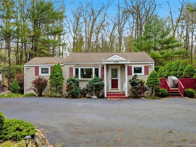 136 N Shore Dr, Wurtsboro, NY 12790
