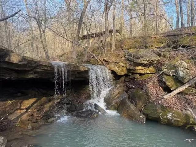 136 NC 8389, JASPER, AR 72641 Single Family Residence For Sale.