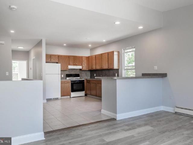 136 S King Street