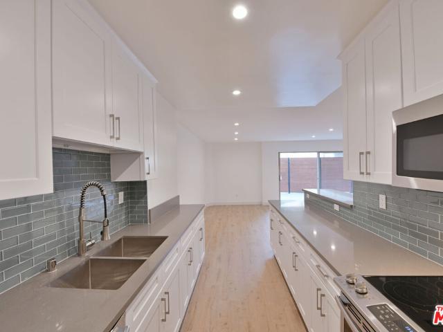 136 S Palm Dr, Unit 103, Beverly Hills, CA 90212 | Compass