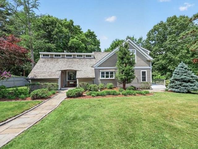 136 S Pleasant St, Hingham, MA 02043