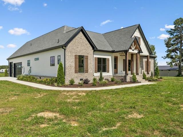 136 Summer Lake Dr, Summertown, TN 38483
