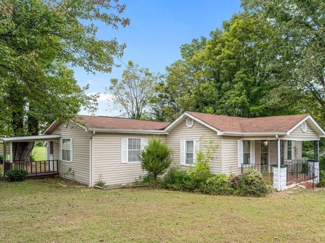 136 Summit St, Rossville, GA 30741