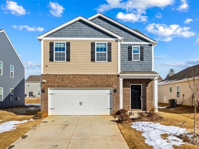 136 Sycamore Springs Dr, Statesville, NC 28677