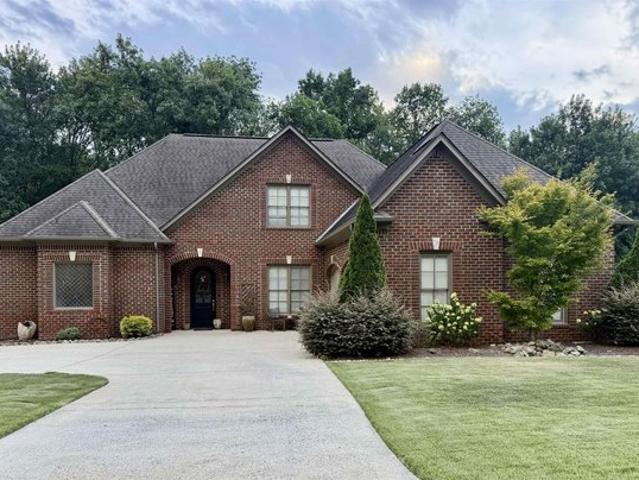 136 Sydney Ln, Chelsea, AL 35043