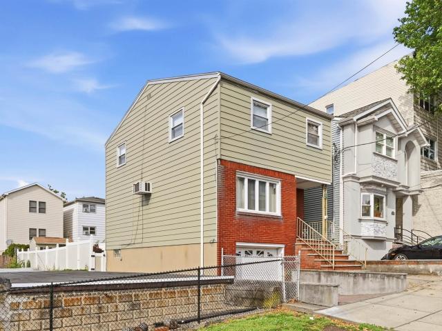 136 Poplar St