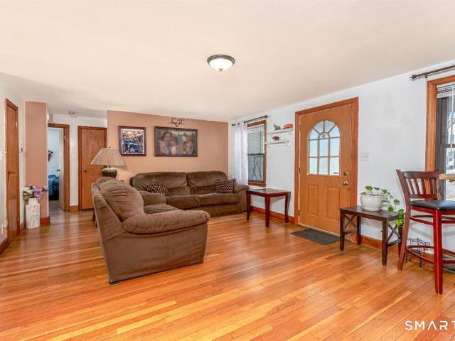136 Pearl Lake Rd, Waterbury, CT 06706 | MLS #24172
