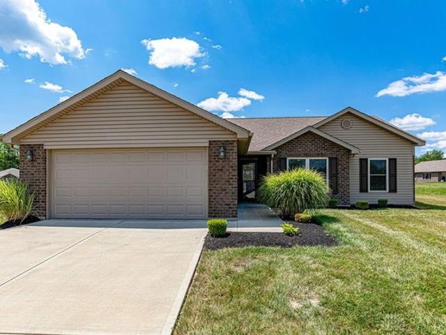 136 Pebble Creek Dr, Eaton, OH 45320