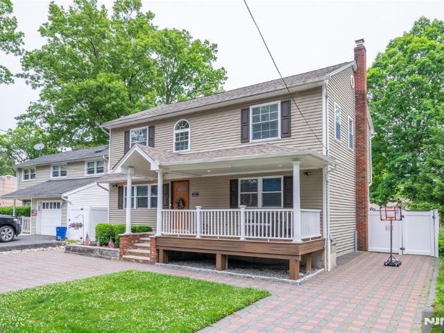 136 Redwood Avenue
