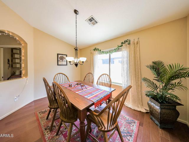 136 w dexter way