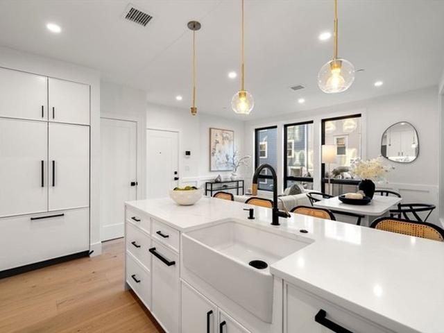 136 W Eighth St Unit Two, Boston, MA 02127