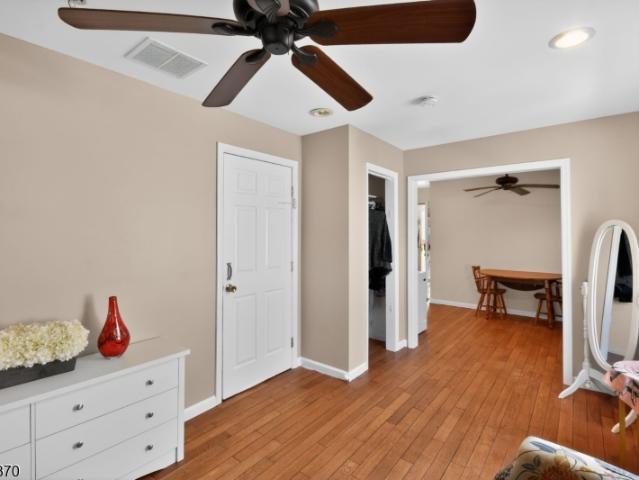 136 W Lincoln Ave