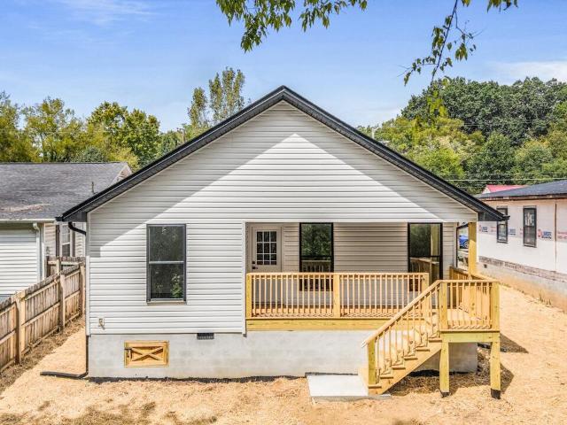 136 W Moody Ave