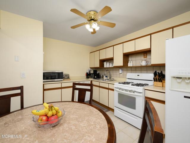 136 Woodmere Drive Unit 406