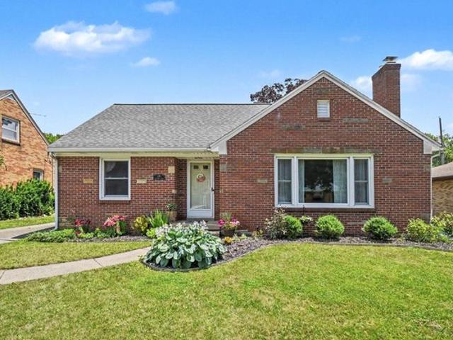 136 Westmont Dr NW, Grand Rapids, MI 49504