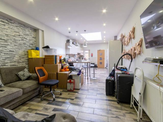 136 Tiverton Road