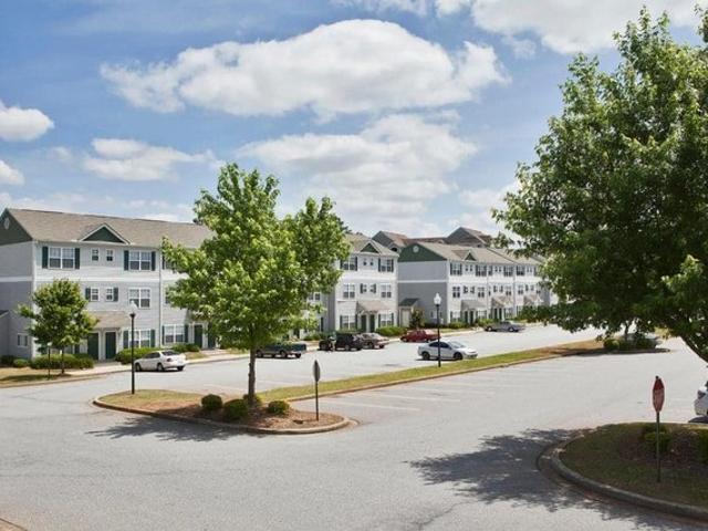 136 University Village Dr Apt H, Central, SC 29630