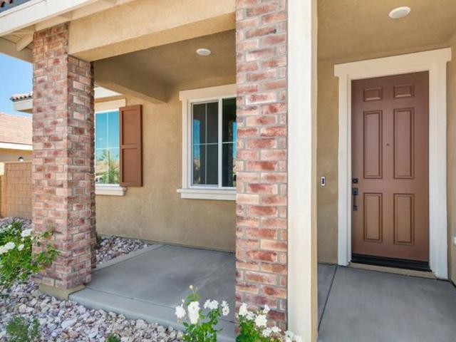 13743 Mesa View Dr, Victorville, CA 92392
