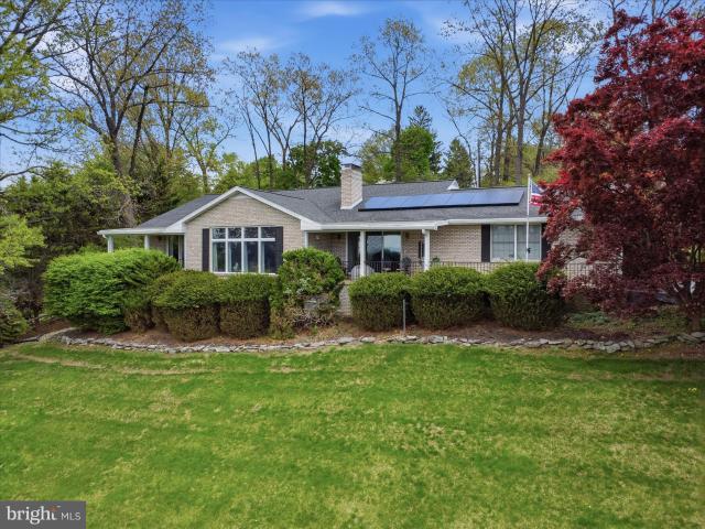 13741 Villa View Dr, Waynesboro, PA 17268 | MLS #PAFL2033 | Compass