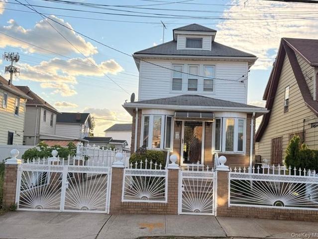 13744 th St, Laurelton, NY 11413