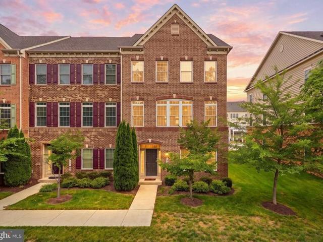 13745 Senea Dr, Gainesville, VA 20155