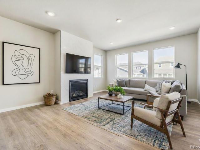 13749 Daffodil Point