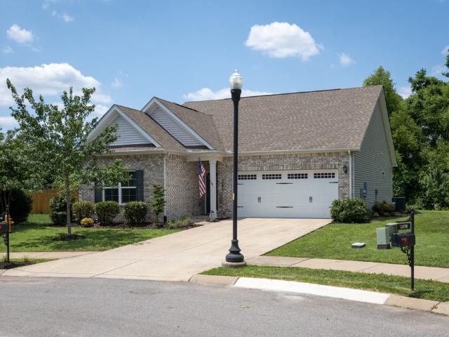 1374 Coates Ln