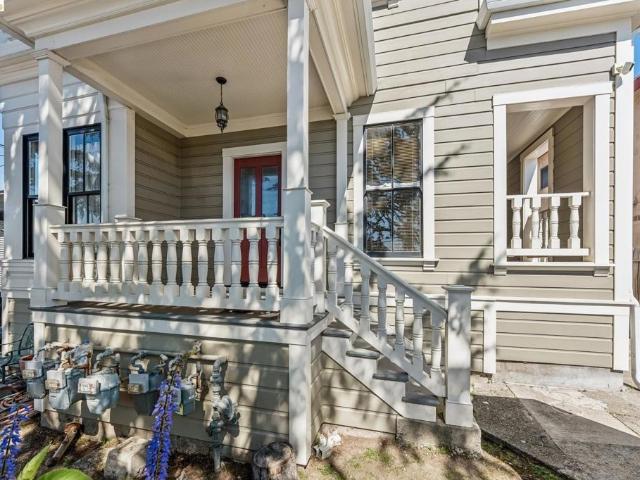1374 E 32nd Street
