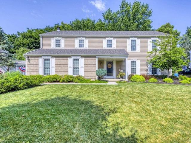 1374 E Horseshoe Bend Dr, Rochester Hills, MI 48306