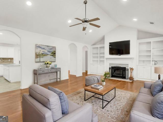 1374 Lance Circle