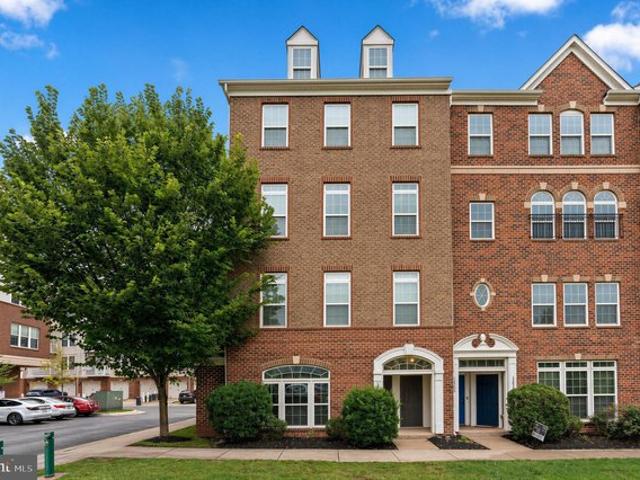 13752 Earhart Cir, Herndon, VA 20171
