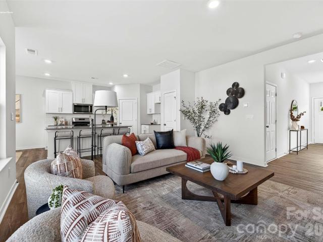 1375 Mammoth Road
