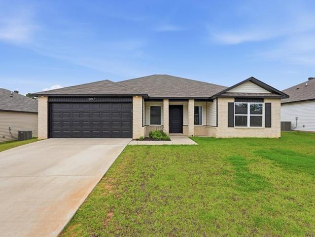 1375 Meadows Dr, Benton, AR 72019