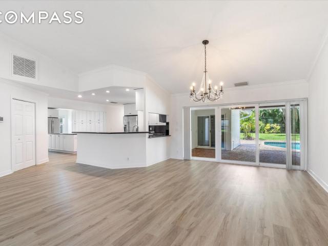 1375 NW 16th St, Boca Raton, FL