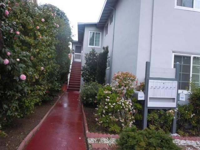 $1375 Large remodeled studio