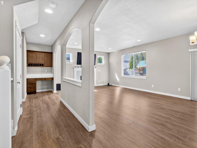 1375 lorien ln