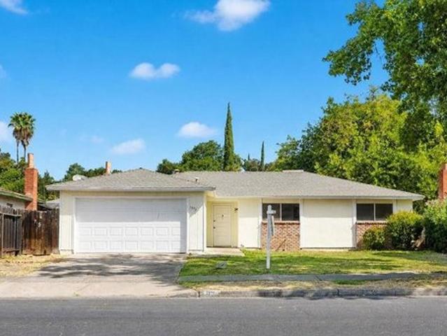 1375 Loughborough Dr, Merced, CA 95348