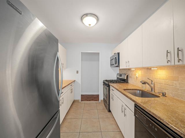 1375 River Rd # 2B