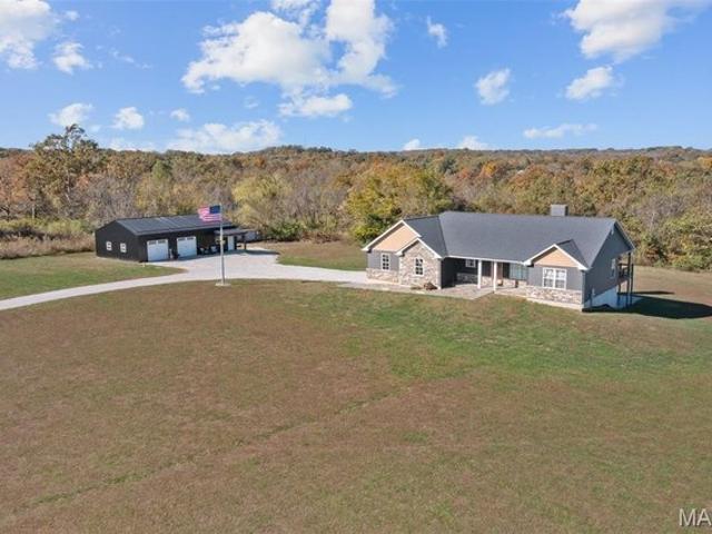 13763 Vineland Rd, De Soto, MO 63020