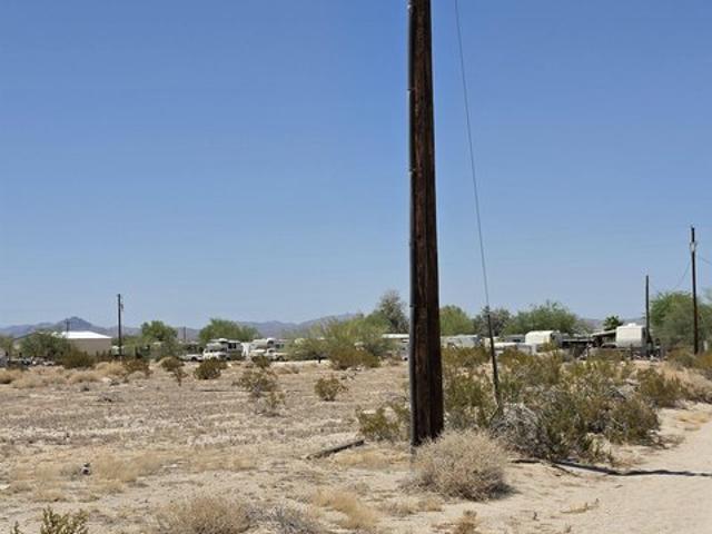 13762 S Cecil Cir, Wellton, AZ 85356