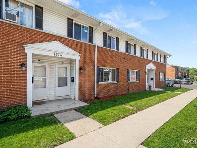 1376 Monomoy St, Aurora, IL 60506