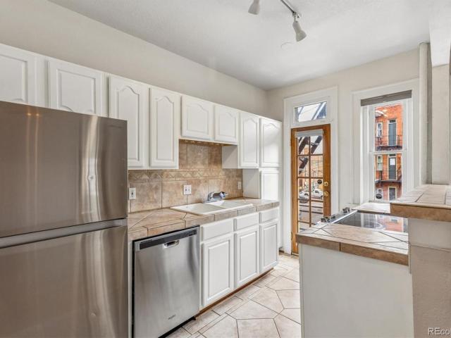 1376 N Pearl Street # 210