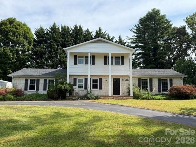 1376 Glenheath Dr, Hendersonville, NC 28791