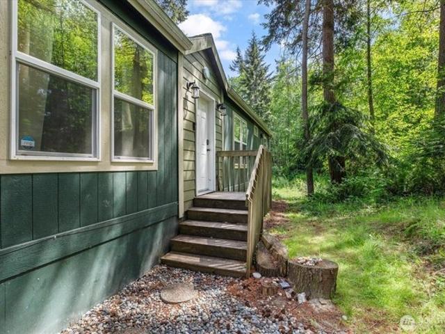 1376 Silver Lake Rd, Oak Harbor, WA 98277