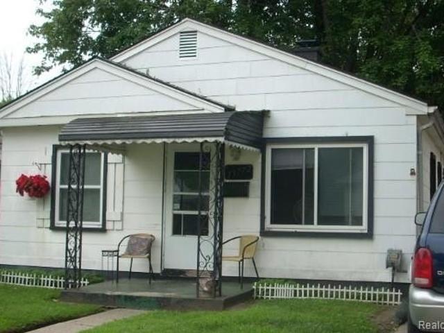 13772 Hendricks Ave, Warren, MI 48089