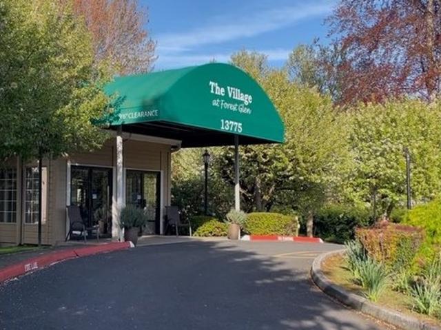 13775 SW Scholls Ferry Rd Apt 304, Beaverton, OR 97008