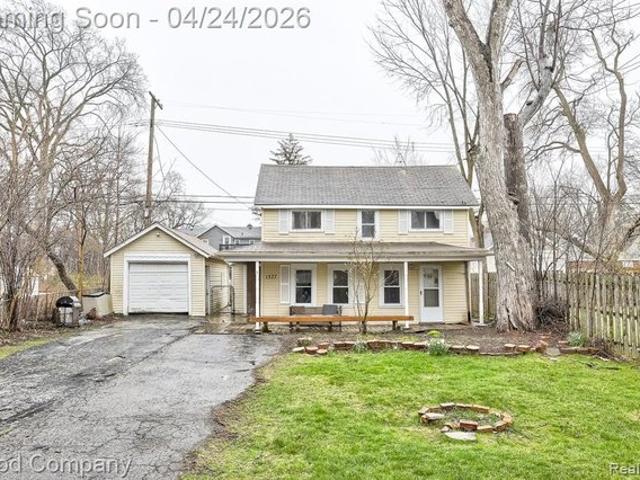 1377 Dorothea Rd, Berkley, MI 48072