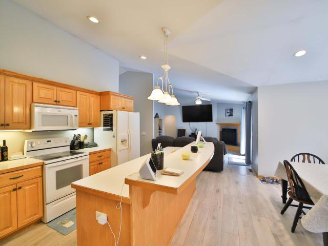 13784 Knollwood Drive
