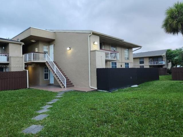 13785 66th St SW #233C, Miami, FL 33183