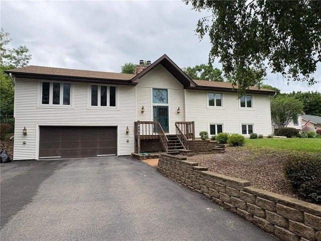 13789 Holyoke Ln, Apple Valley, MN 55124